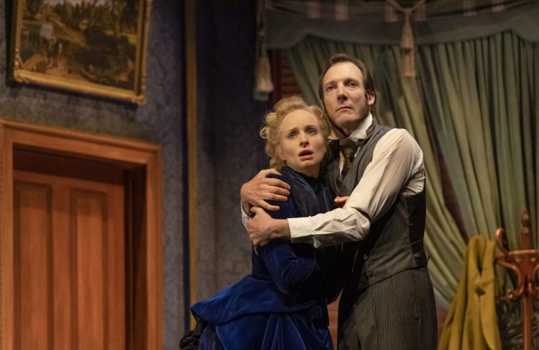 Review: Gaslight | Eventalaide
